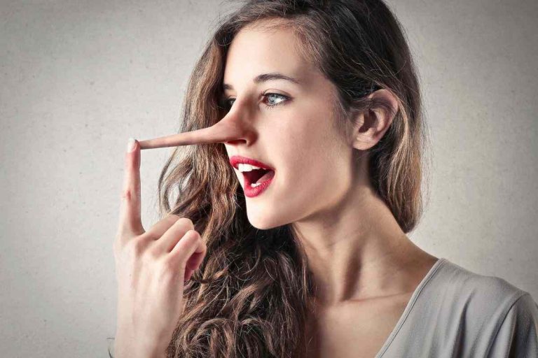 Come si riconosce un bugiardo: i segnali da imparare per smascherarli ...